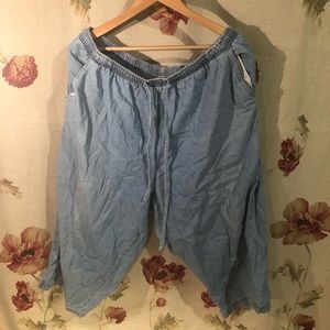 Erika | Pants & Jumpsuits | Erika Loose Jean Capris | Poshmark